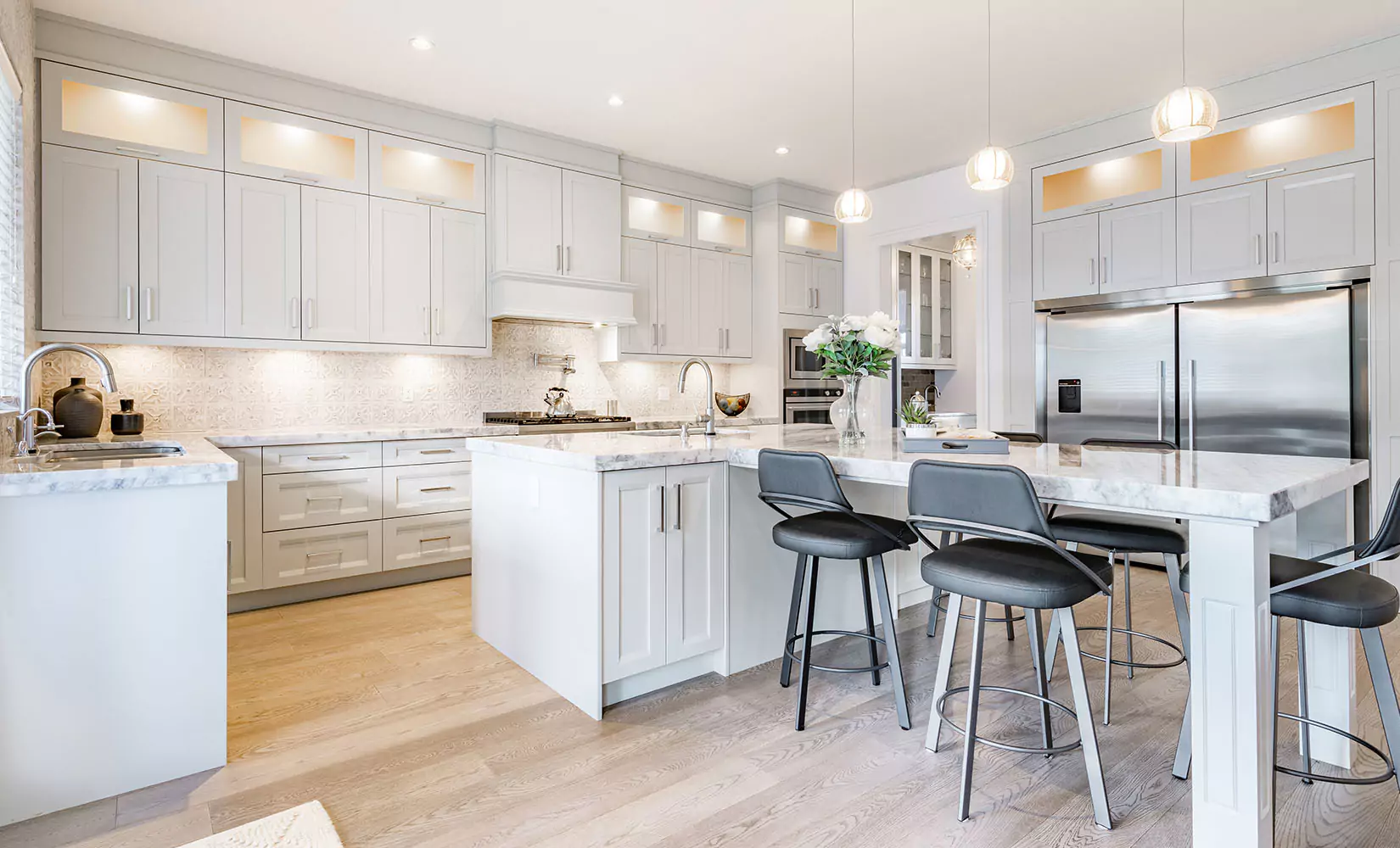 Island Kitchen Layout: 21+ Design Ideas and Tips