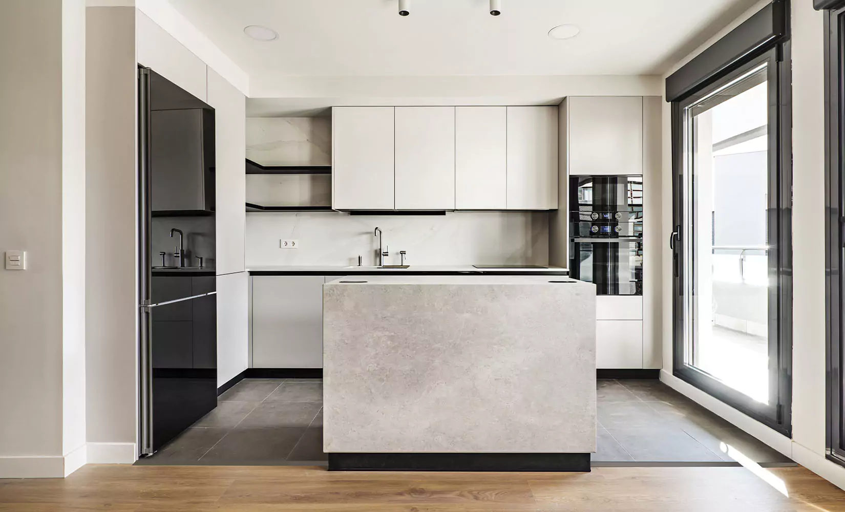 L-Shaped Kitchen Layout: 21 Design Ideas and Tips