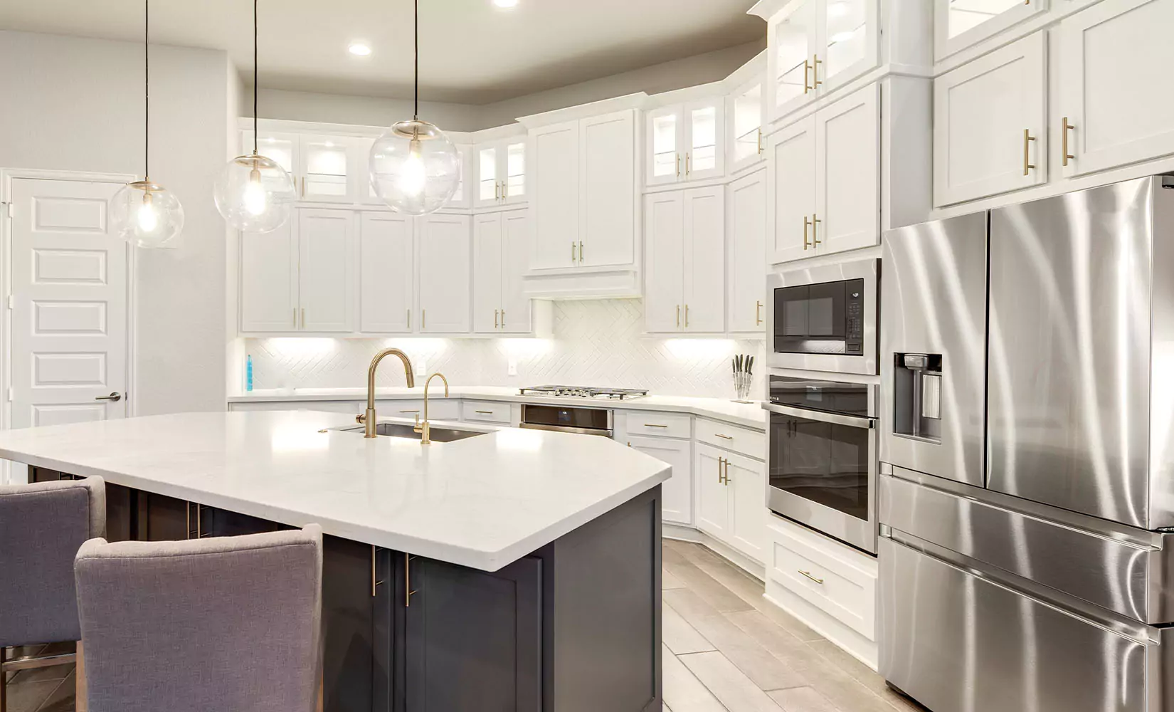 U-Shaped Kitchen Layout: 29 Design Ideas and Tips